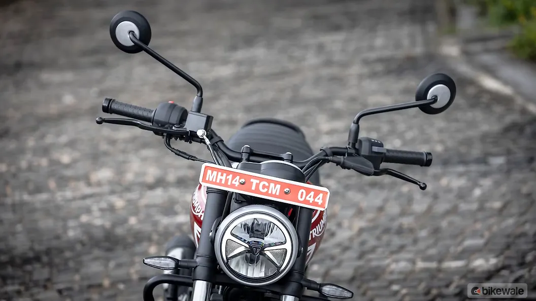 Triumph Speed T4 Head Light Image – BikeWale