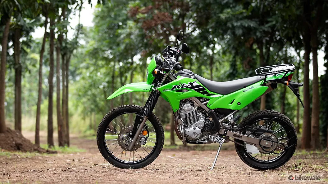 Kawasaki KLX 230 Rear View Image – BikeWale