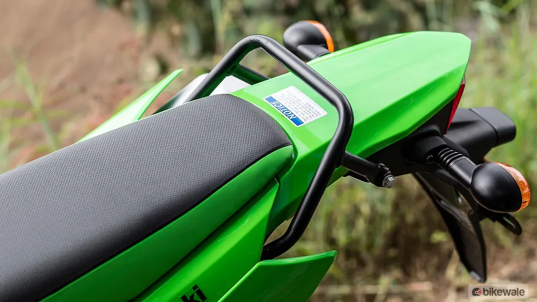 Kawasaki KLX230 [2024] Pillion Seat Image – BikeWale