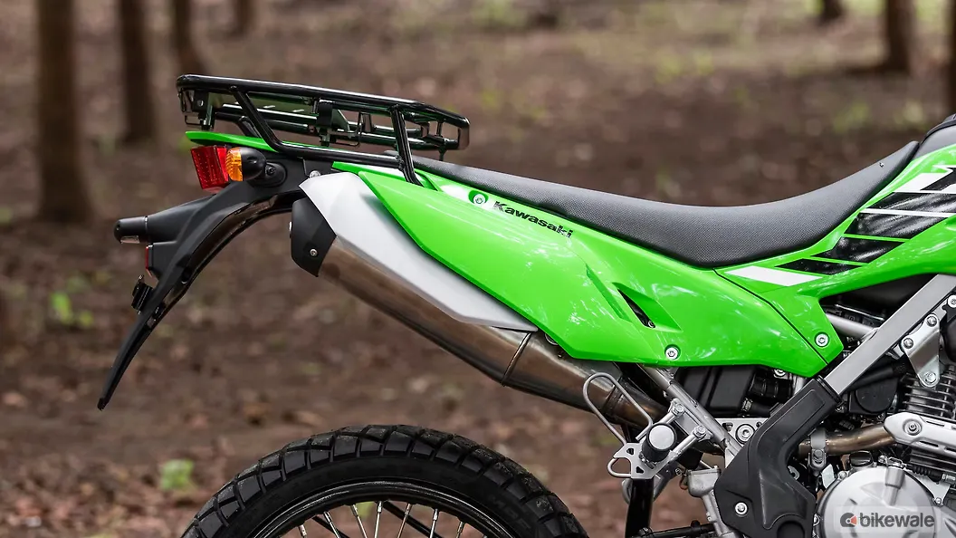 Kawasaki KLX230 [2024] Rider Seat Image – BikeWale