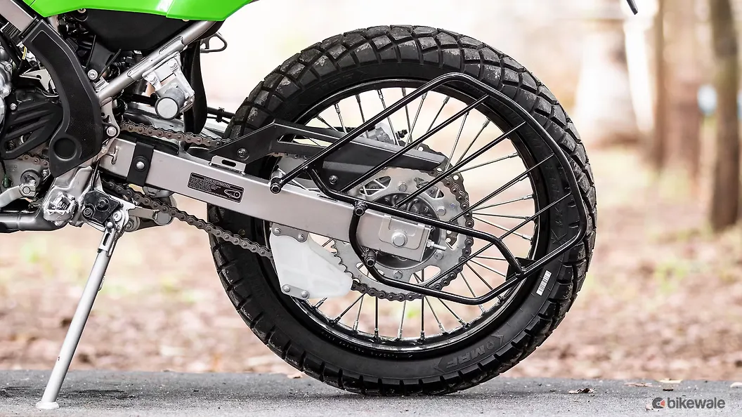 Kawasaki KLX 230 Rear Suspension Spring Preload Setting Image – BikeWale