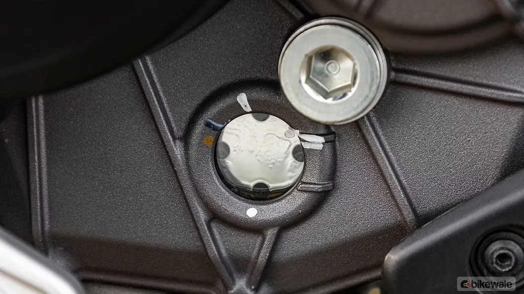 Ducati Multistrada V2 Engine Oil Level Indicator Image – BikeWale