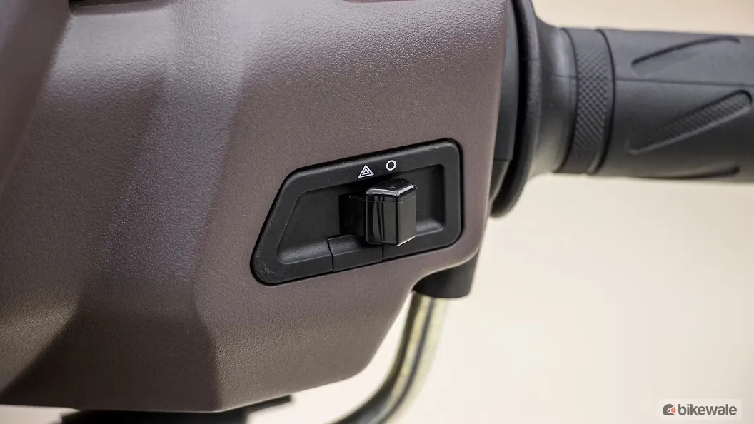 Suzuki Access 125 Hazard Warning Lights Switch Image – BikeWale