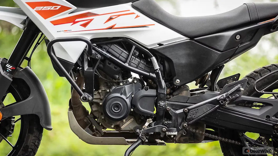 KTM 250 Adventure Engine From Right Image – BikeWale