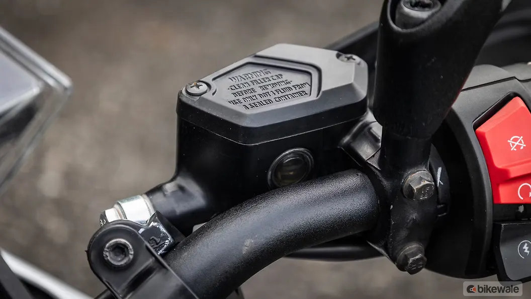 KTM 250 Adventure Front Brake Fluid Reservoir Image – BikeWale