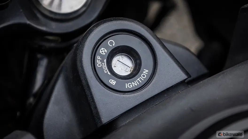 KTM 250 Adventure Hazard Warning Lights Switch Image – BikeWale