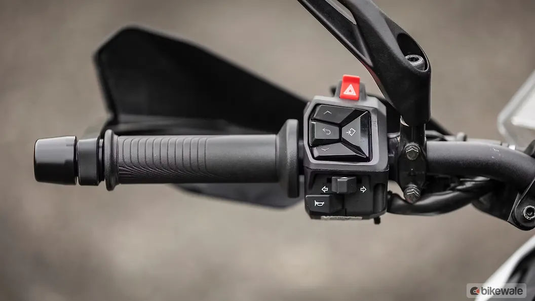 KTM 250 Adventure Left Side Handlebar Grip Image – BikeWale