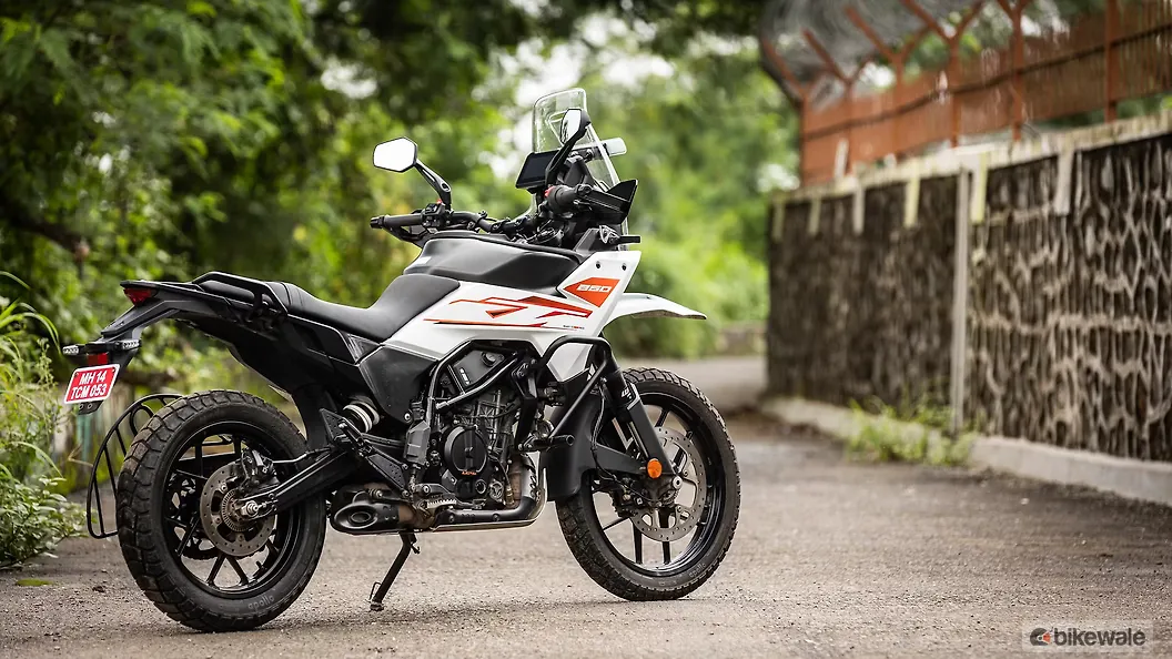 KTM 250 Adventure Right Rear Three Quarter Image – BikeWale
