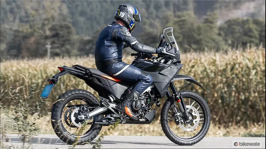 KTM 250 Adventure Left Rear Three Quarter Image – BikeWale