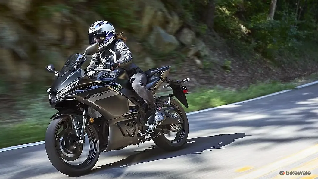 Yamaha YZF-R3 Right Side View Image – BikeWale