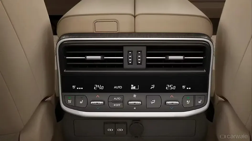 Land Cruiser Rear Row AC Controls Image, Land Cruiser Photos in India ...
