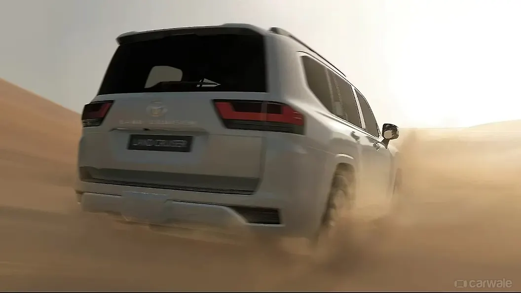 Land Cruiser Right Rear Three Quarter Image, Land Cruiser Photos in ...