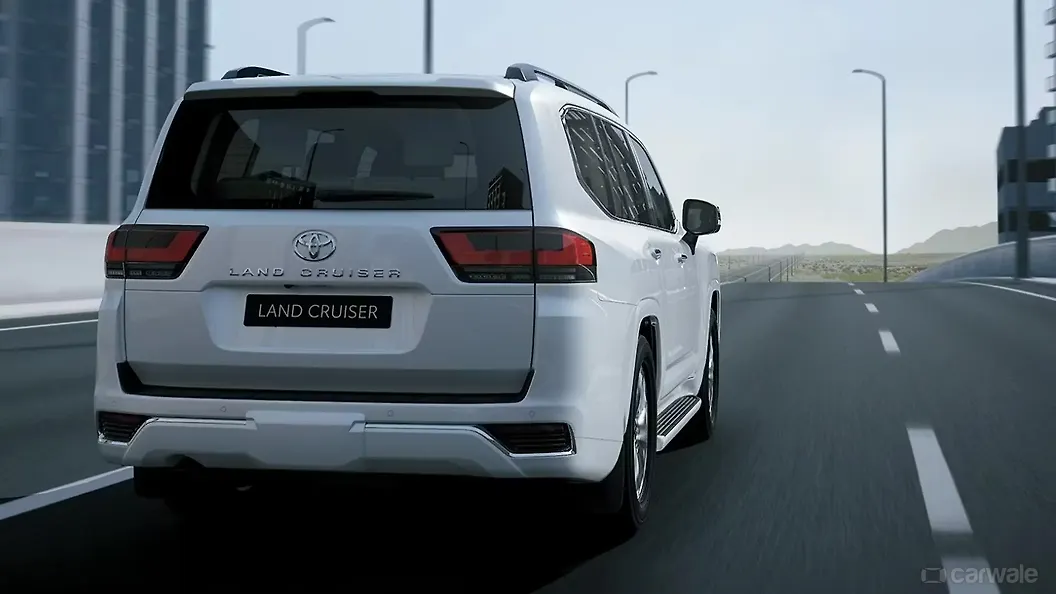 Land Cruiser Right Rear Three Quarter Image, Land Cruiser Photos in ...