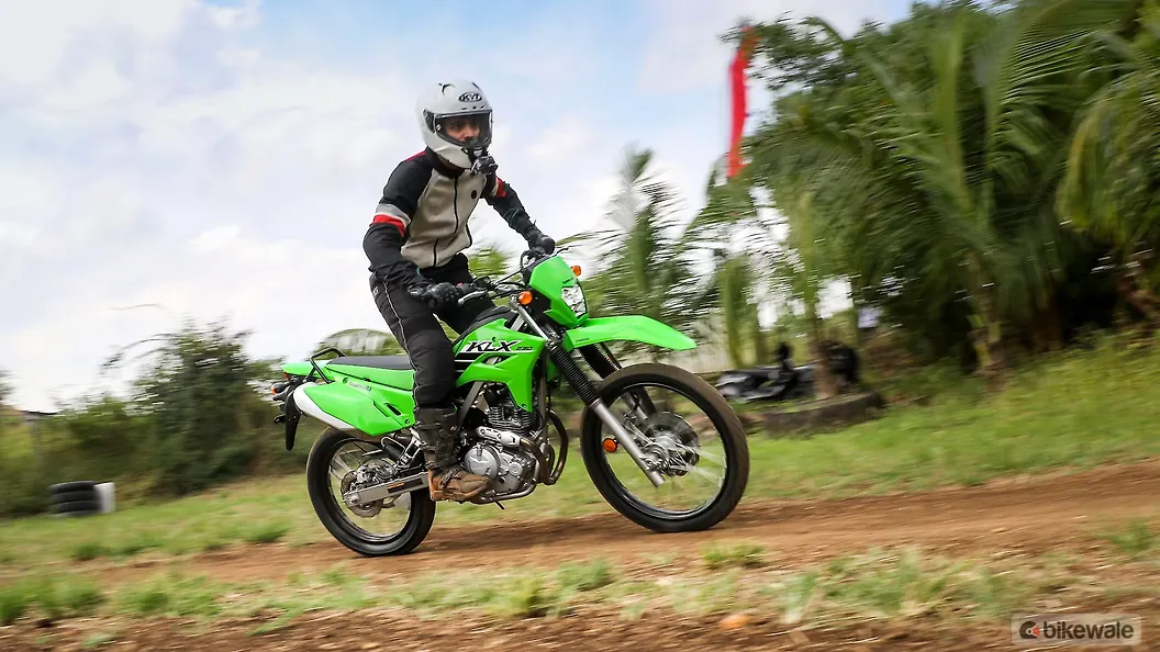 Kawasaki KLX 230 TFT / Instrument Cluster Image – BikeWale