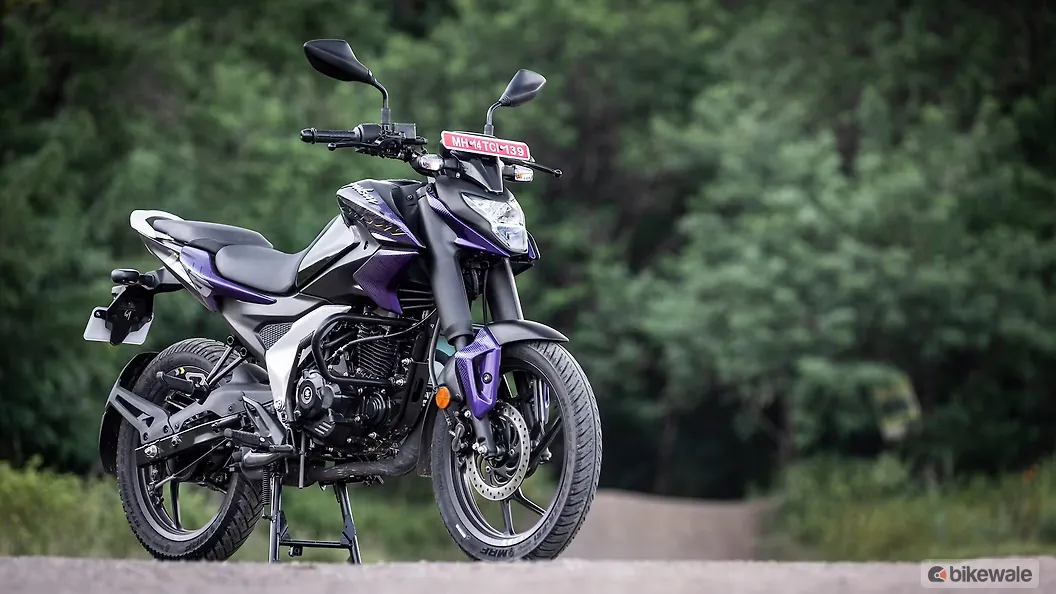Bajaj Pulsar N125 Right Front Three Quarter Image – BikeWale