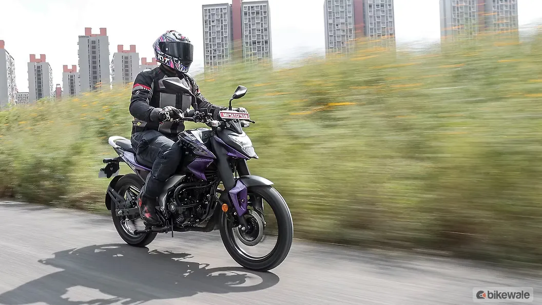 Bajaj Pulsar N125 Right Front Three Quarter Image – BikeWale