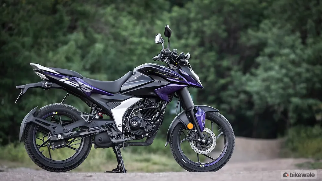 Bajaj Pulsar N125 Right Side View Image – BikeWale