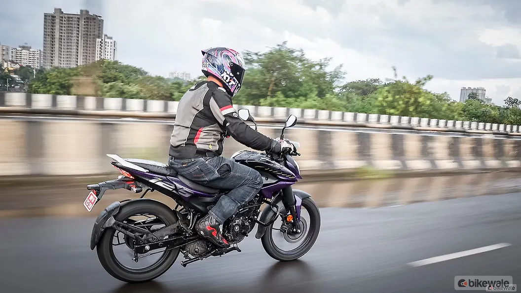 Bajaj Pulsar N125 Right Rear Three Quarter Image – BikeWale