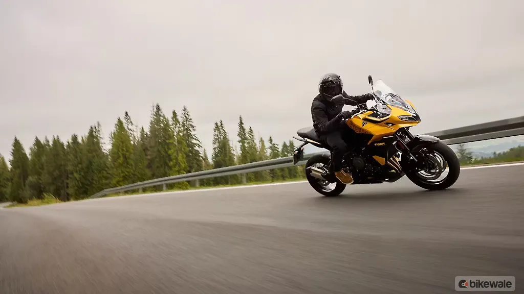 Triumph Tiger Sport 660 Right Front Three Quarter Image – BikeWale