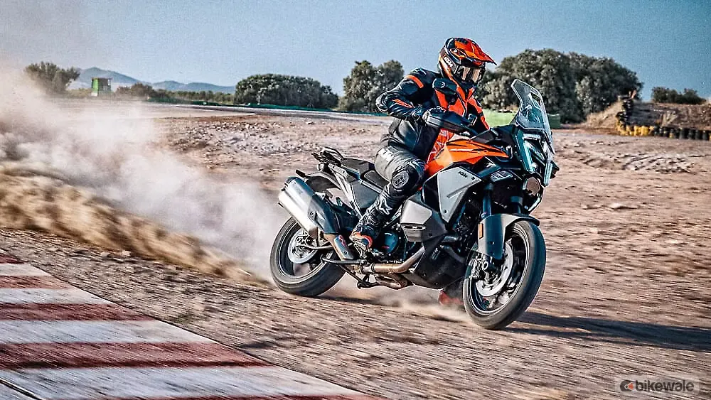 KTM 890 Adventure R Right Side View Image – BikeWale