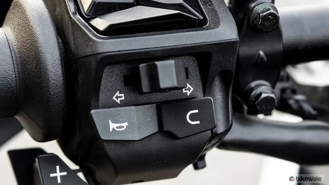KTM 390 Adventure X Turn Indicators Switch Image – BikeWale