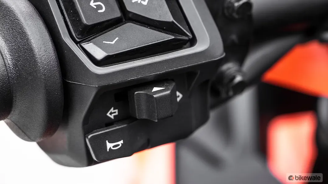 KTM 390 Adventure X Turn Indicators Switch Image – BikeWale