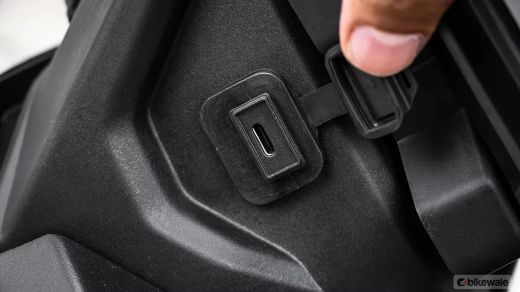 KTM 390 Adventure X Hazard Warning Lights Switch Image – BikeWale
