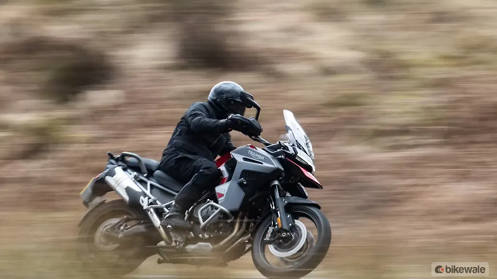 Triumph Tiger 1200 Right Side View Image – BikeWale