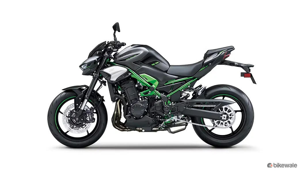 Kawasaki Z900 Right Front Three Quarter Image – BikeWale