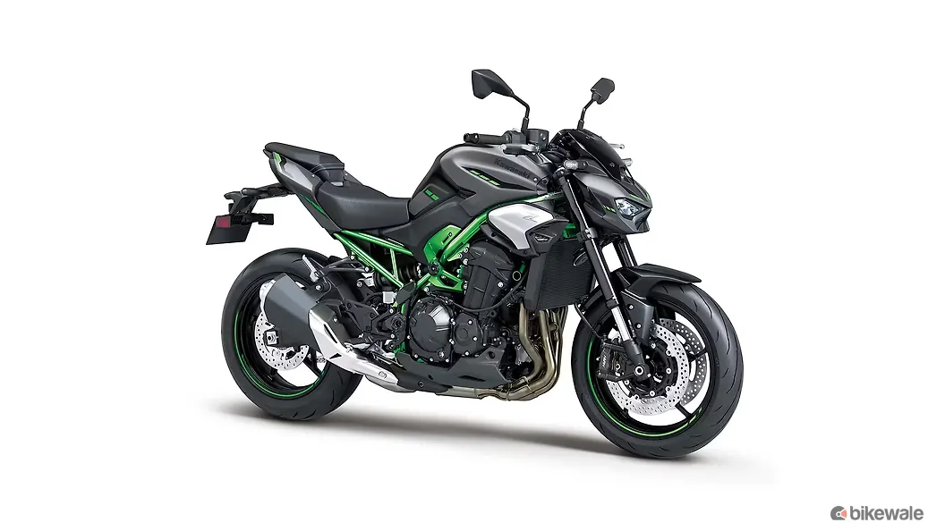Kawasaki Z900 Right Front Three Quarter Image – BikeWale