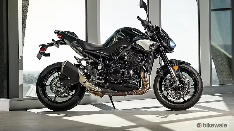 Kawasaki Z900 [2025] Right Side View Image – BikeWale