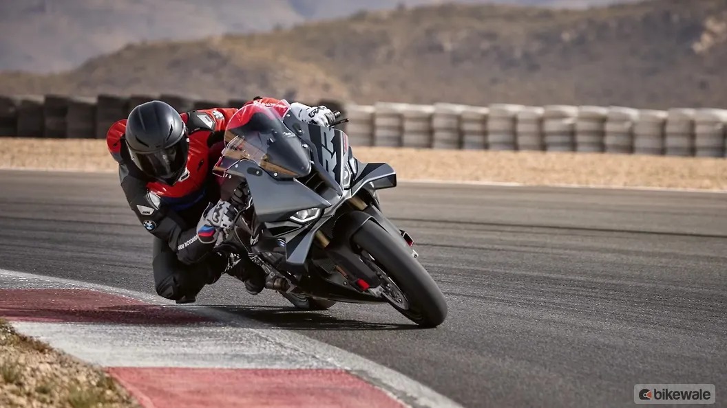 BMW S 1000 RR [2022-2024] Right Side View Image – BikeWale