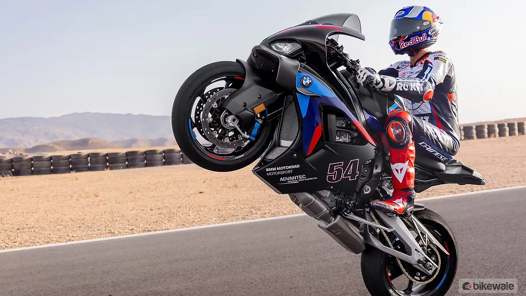 BMW M 1000 RR Right Front Three Quarter Image – BikeWale