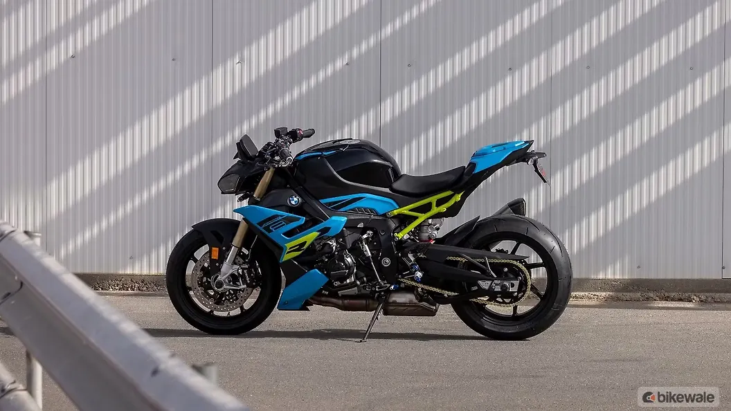 BMW S 1000 R Right Side View Image – BikeWale