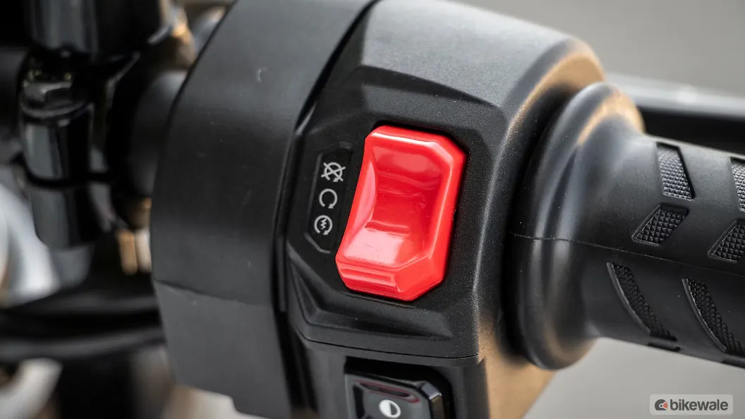 Aprilia Tuono 457 Self Start Switch Image – BikeWale