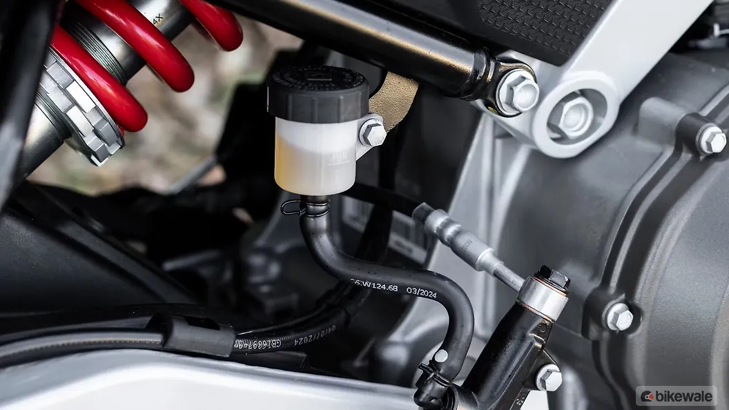 Aprilia Tuono 457 Rear Brake Fluid Reservoir Image – BikeWale