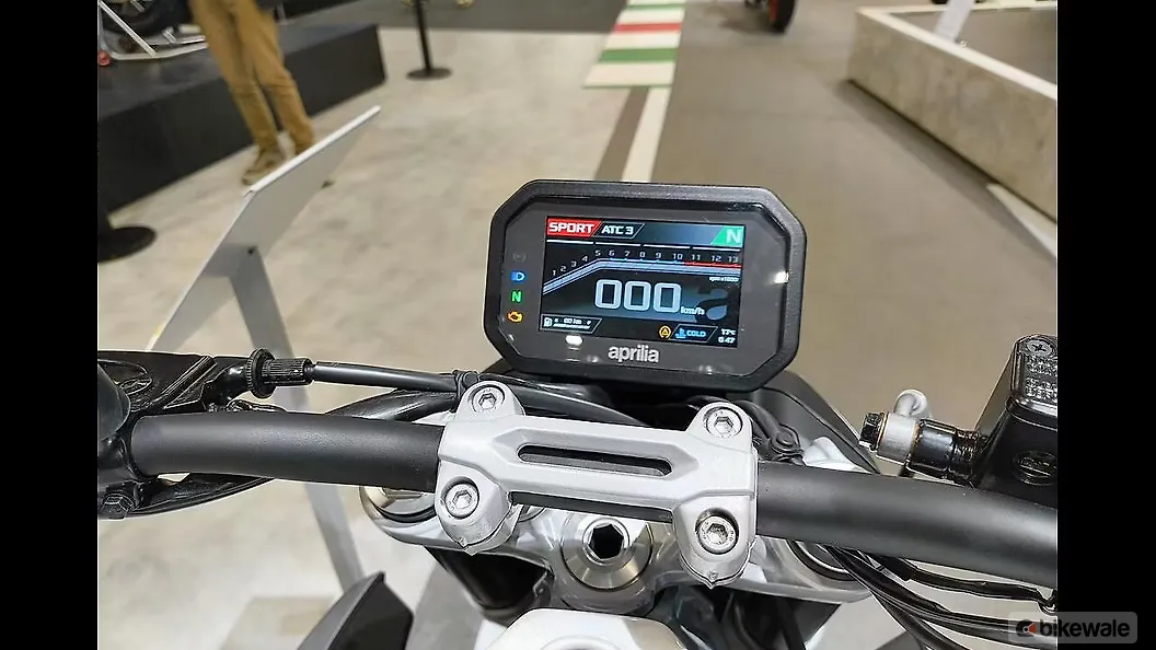 Aprilia Tuono 457 Left Side View Image – BikeWale