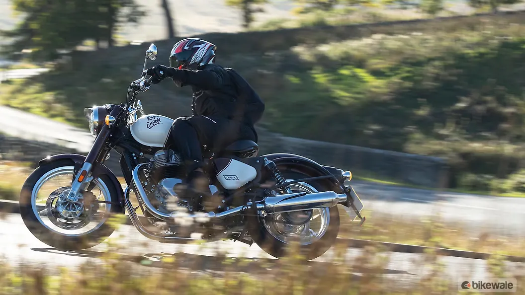 Royal Enfield Classic 650 Right Side View Image – BikeWale