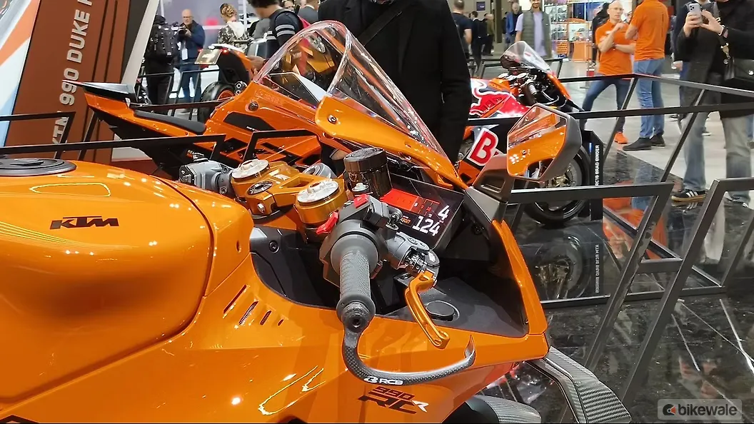 KTM RC 390 Closed Fuel Lid Image – BikeWale