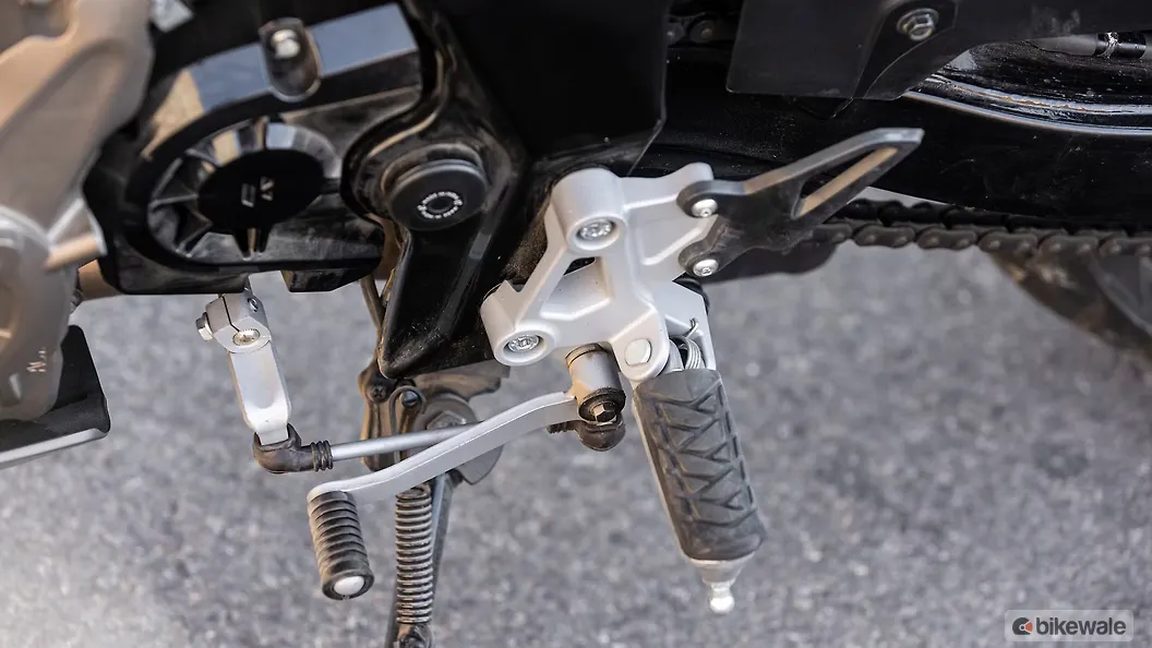 Hero Xtreme 250R Rider Footpeg Image – BikeWale