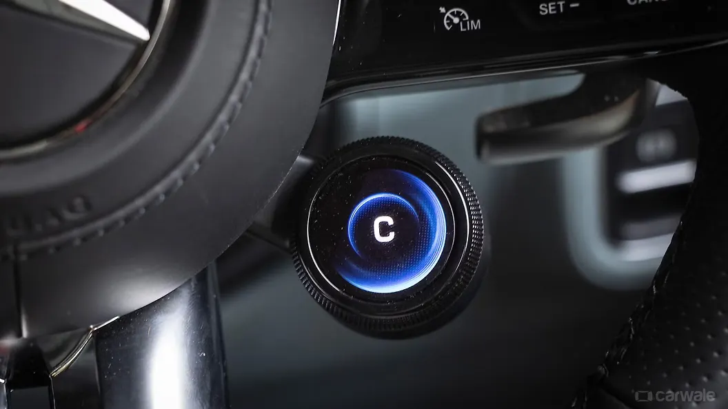 AMG G-Class Steering Wheel Image, AMG G-Class Photos in India - CarWale