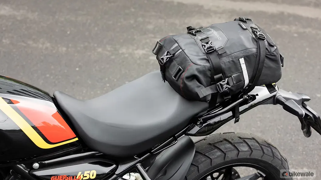 Royal Enfield Guerrilla 450 Bike Seat Image – BikeWale