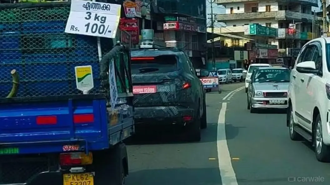 New Duster Wheel Image, New Duster Photos in India - CarWale