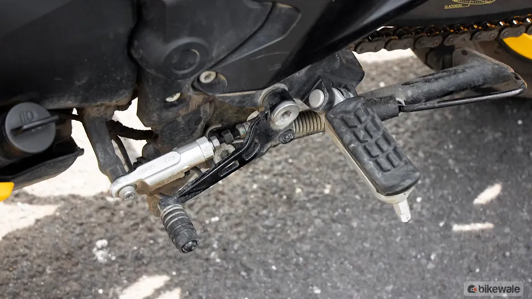 TVS Apache RTR 310 Gear Lever Adjustment Image – BikeWale