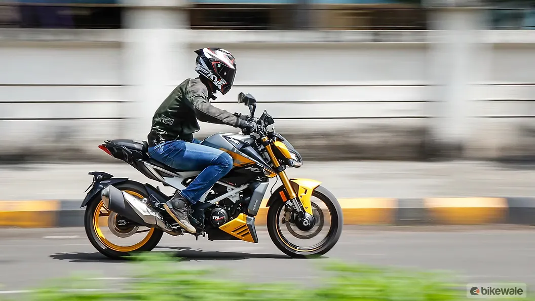 TVS Apache RTR 310 Right Side View Image – BikeWale