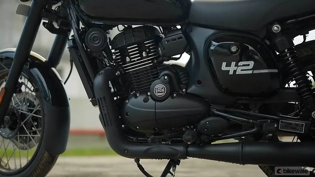 Jawa 42 Fuel Tank Image – BikeWale