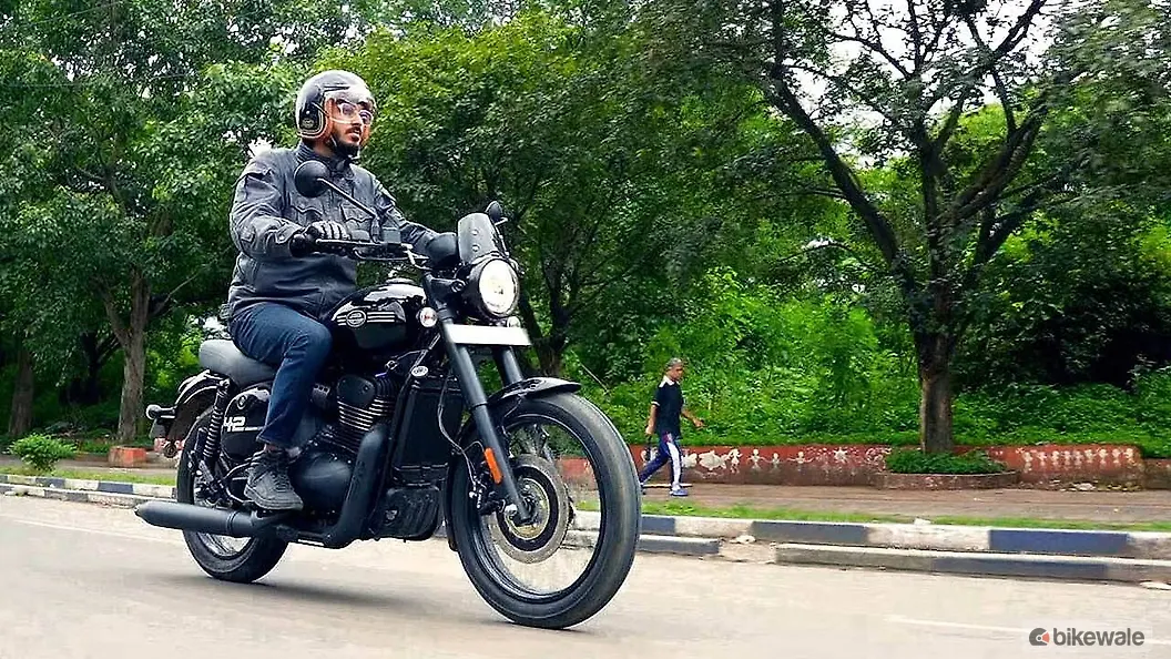 Jawa 42 Fuel Tank Image – BikeWale