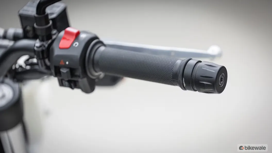 Royal Enfield Scram 440 Handlebar Clamp Image – BikeWale