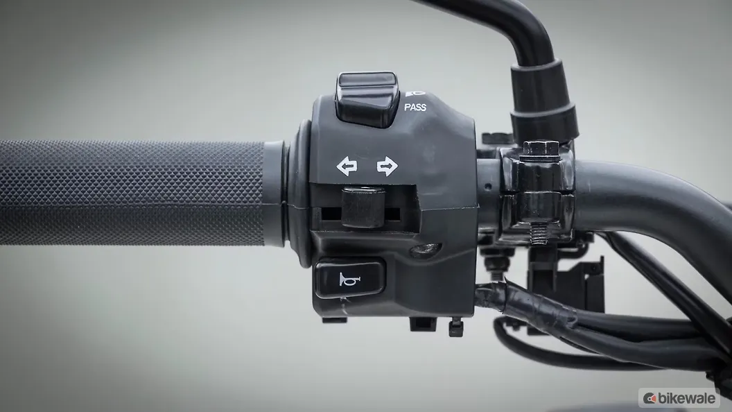 Royal Enfield Scram 440 USB Charging Port Image – BikeWale