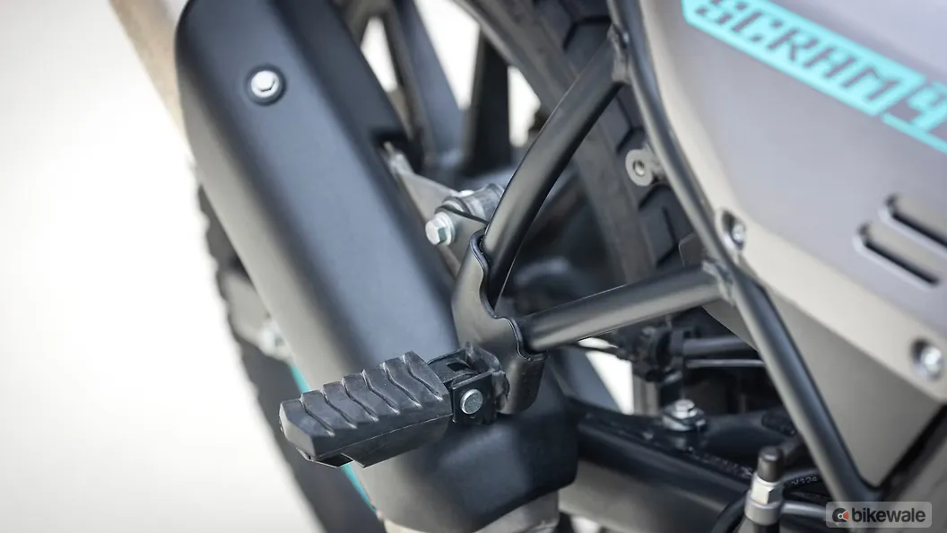 Royal Enfield Scram 440 Side Stand Image – BikeWale